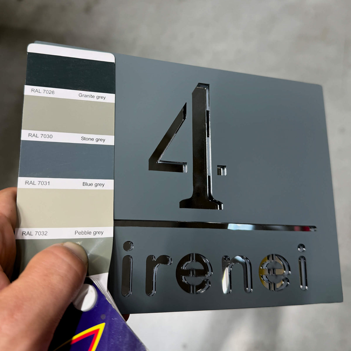 Placa Firma Gri Antracit / Auriu Oglinda